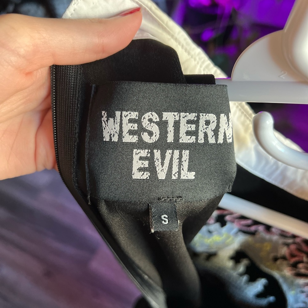 Western Evil “Tragic Kingdom” Anti-Disney Collared Dr… - Gem